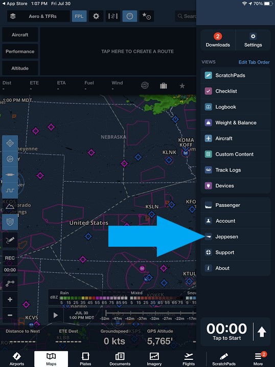 How do I set up and update my downloads in the ForeFlight app?